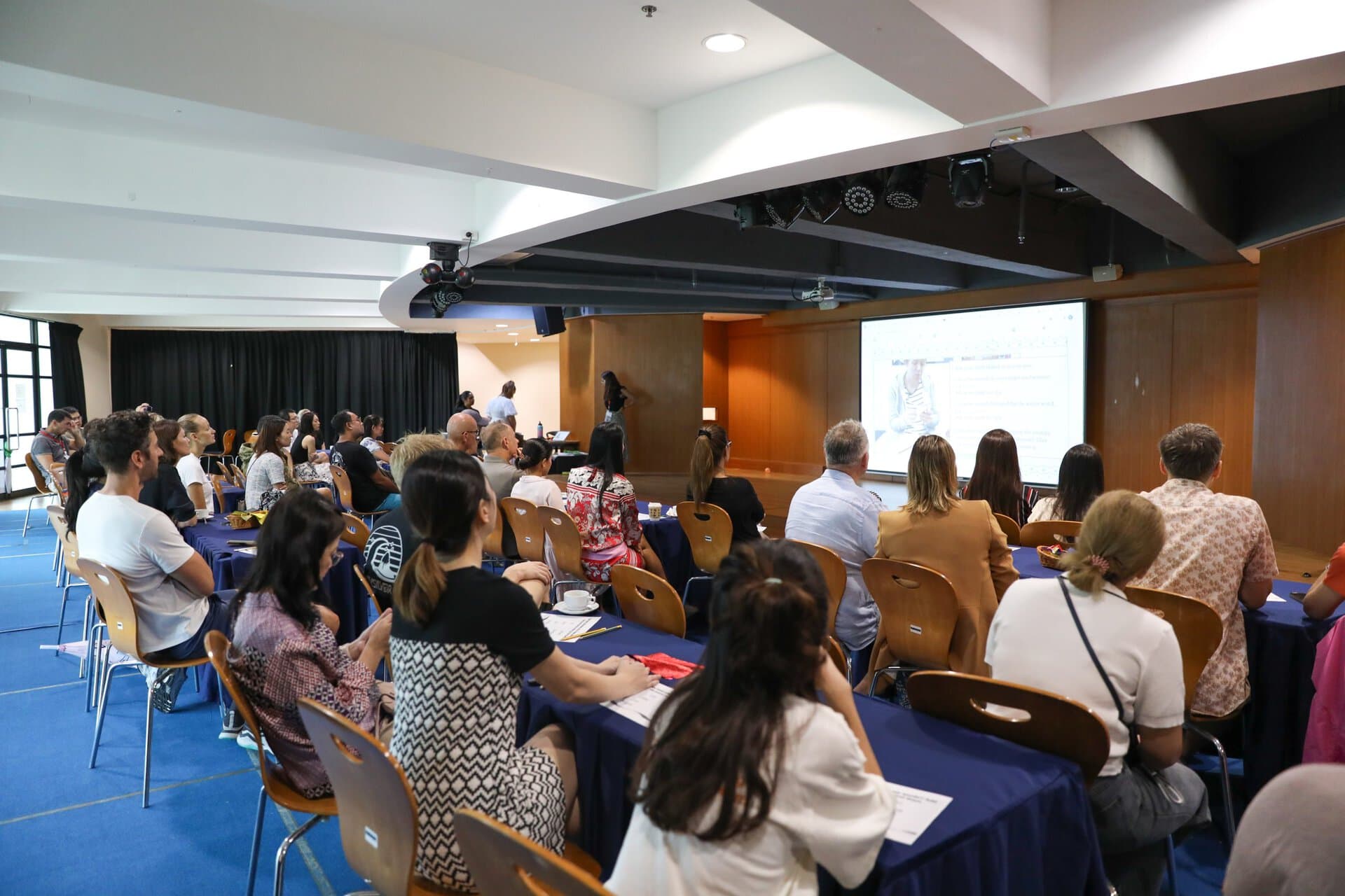 Reception Parents Attend Phonics Workshop | British International ...
